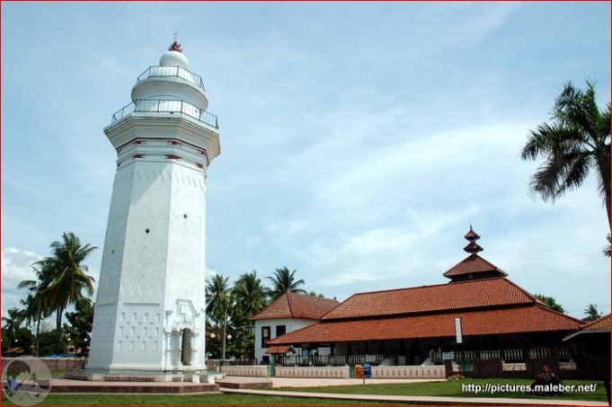 Masjid Agung Banten dan Sepenggal Kisah di Dalamnya - ikons.id